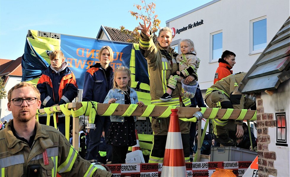 "Warburg, wieder da!" - der Festumzug zur Warburger Oktoberwoche | nw.de