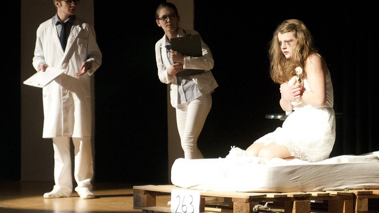 Vom Wunderland in die Psychiatrie | nw.de