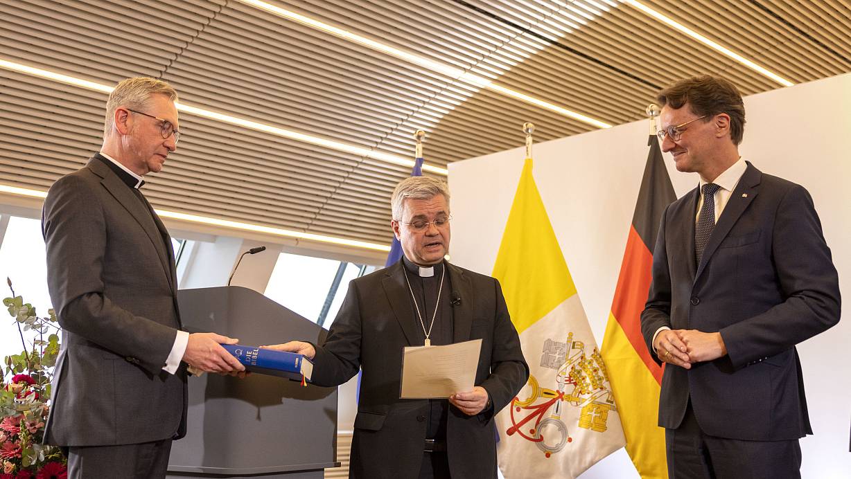 Neuer Erzbischof von Paderborn leistet den Treueeid | nw.de